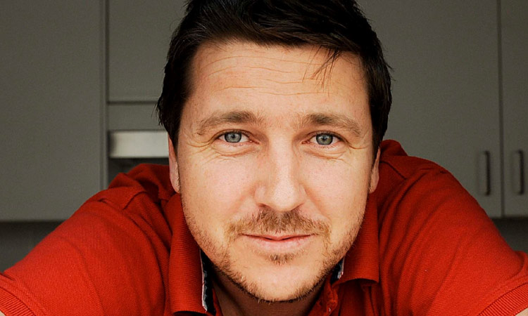 Chris Radburn - Comedian, Actor, Writer, Director - DryTickets.com.au