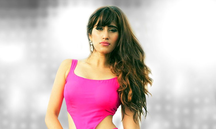 Akasa Singh - Bollywood Playback Singer - DryTickets.com.au